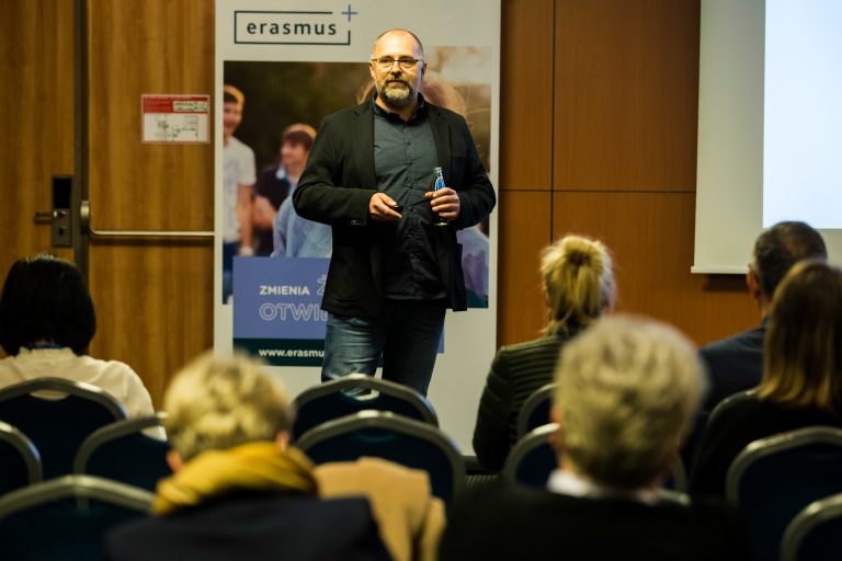 dr hab. Piotr Plichta – CKNJOiEE